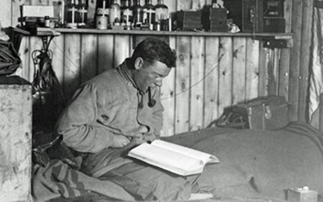 Le carnet d'un explorateur retrouvé après un siècle dans l'Antarctique ...