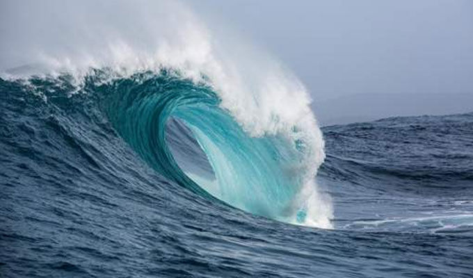 Des vagues pouvant atteindre 7 mètres menacent les côtes marocaines ...