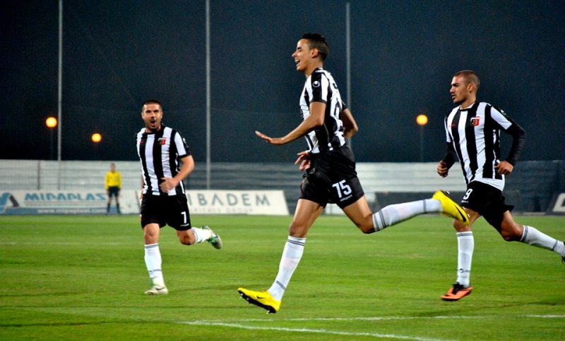 Tunisie : Aymen Belaid et Bassem Srarfi en renfort | Directinfo