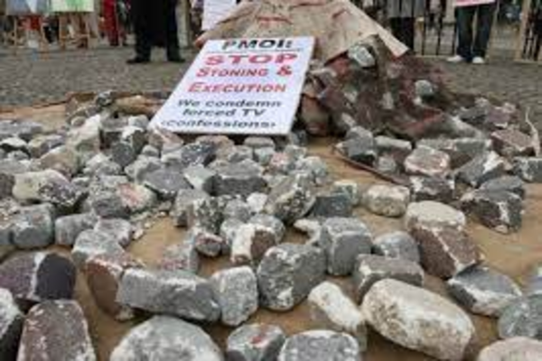 Soudan : Une femme condamnée à mort par lapidation - Directinfo