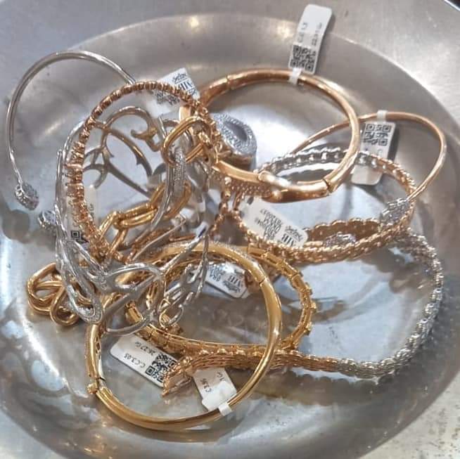 Saisie spectaculaire : 1,6 million de dinars de bijoux en or et ...