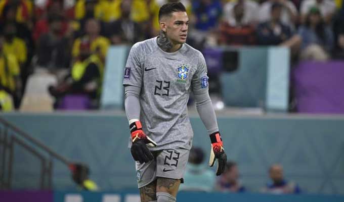 Football: le gardien brésilien Ederson forfait contre la Colombie et l ...
