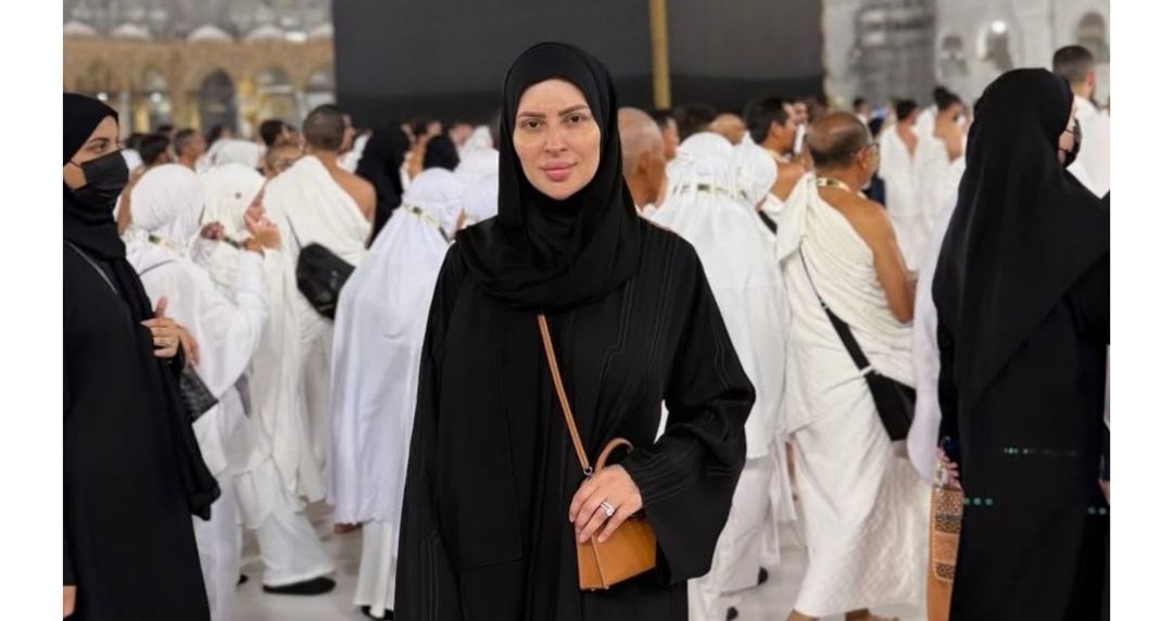 Meriem Debbagh accomplit sa quatrième omra et partage son émotion ...