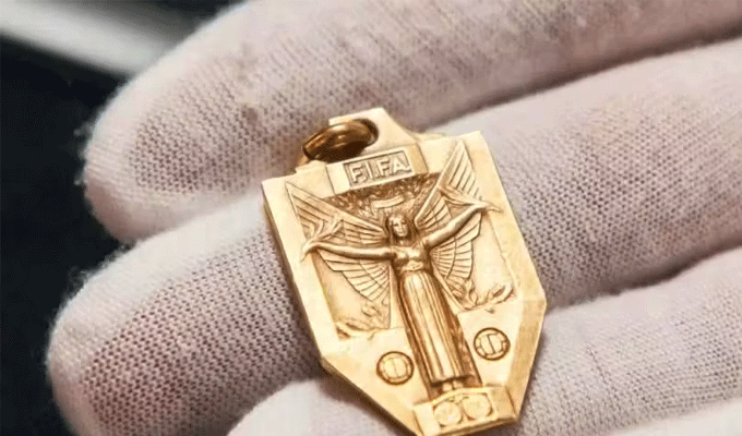 La médaille de Pelé au Mondial de 1958 pourrait atteindre 580.000 euros ...